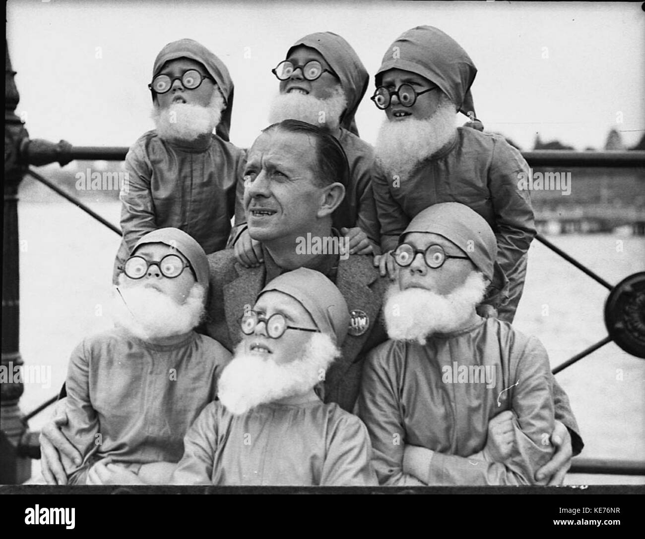 20817 2UW harbour cruise on Kuttabul Stock Photo - Alamy