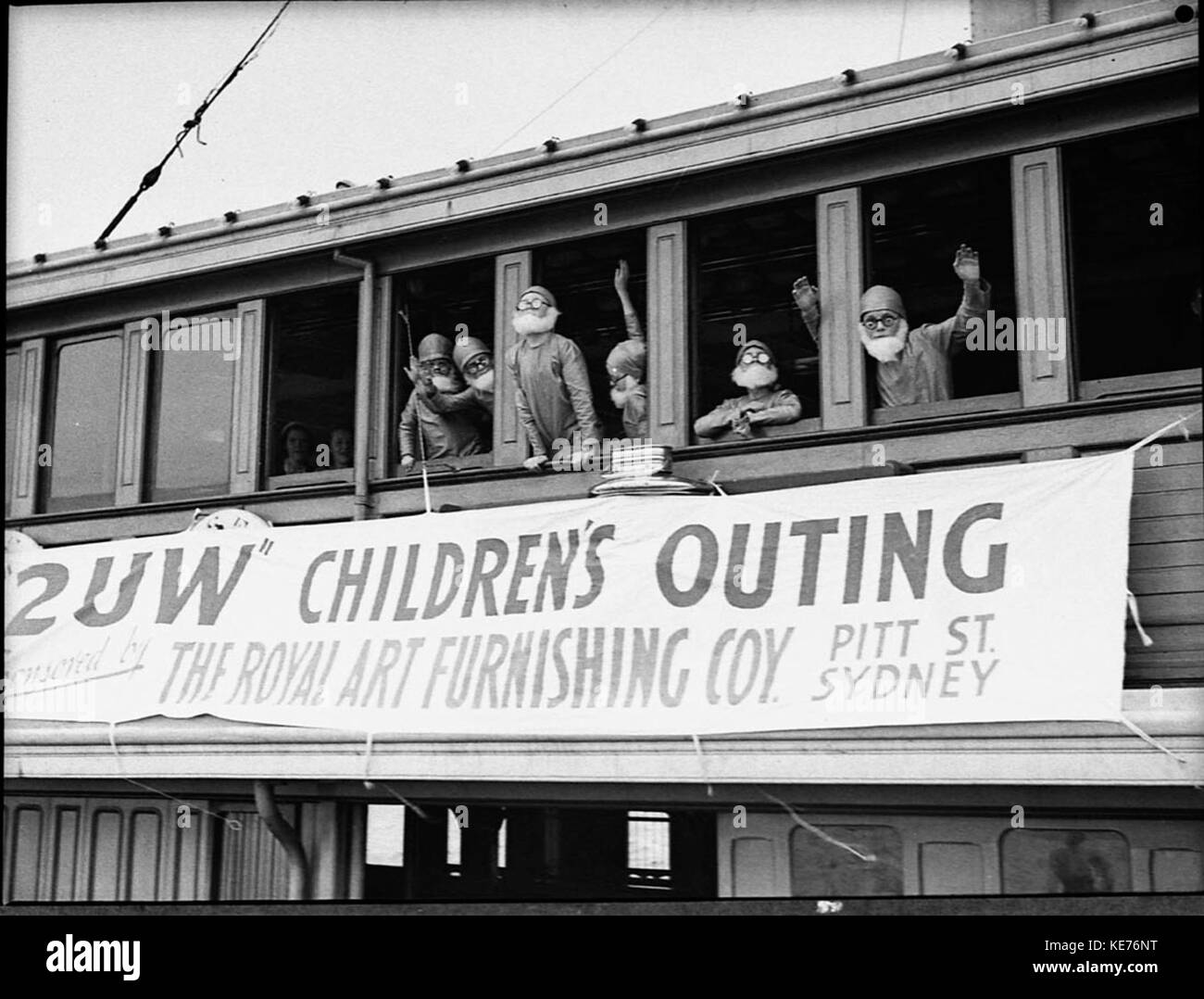 20822 2UW harbour cruise on Kuttabul Stock Photo - Alamy