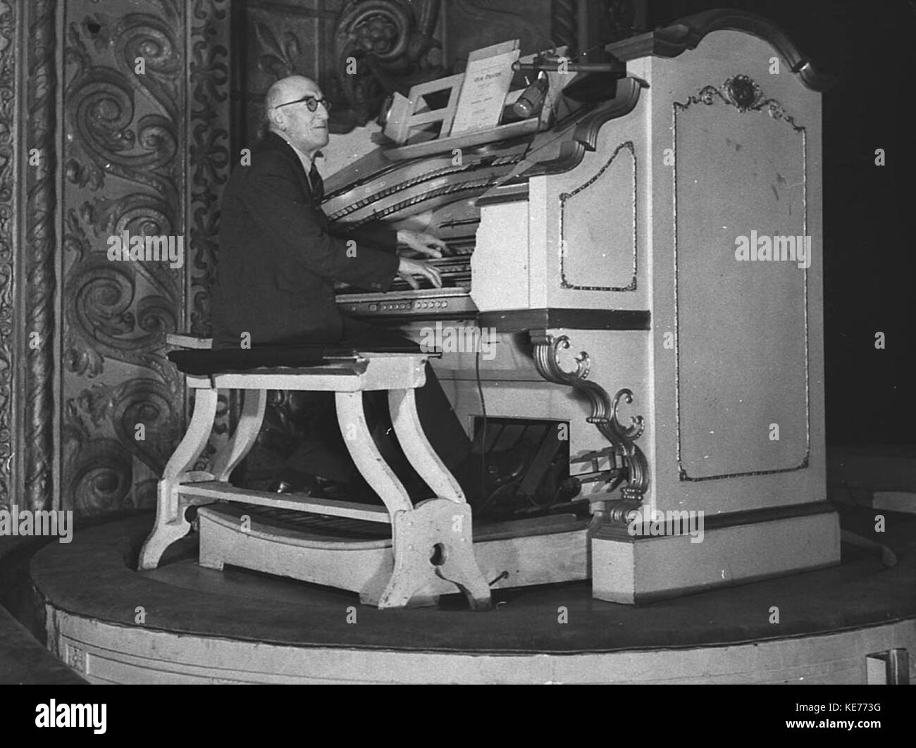25088 Alf Rose at State Theatre Wurlitzer organ Stock Photo - Alamy