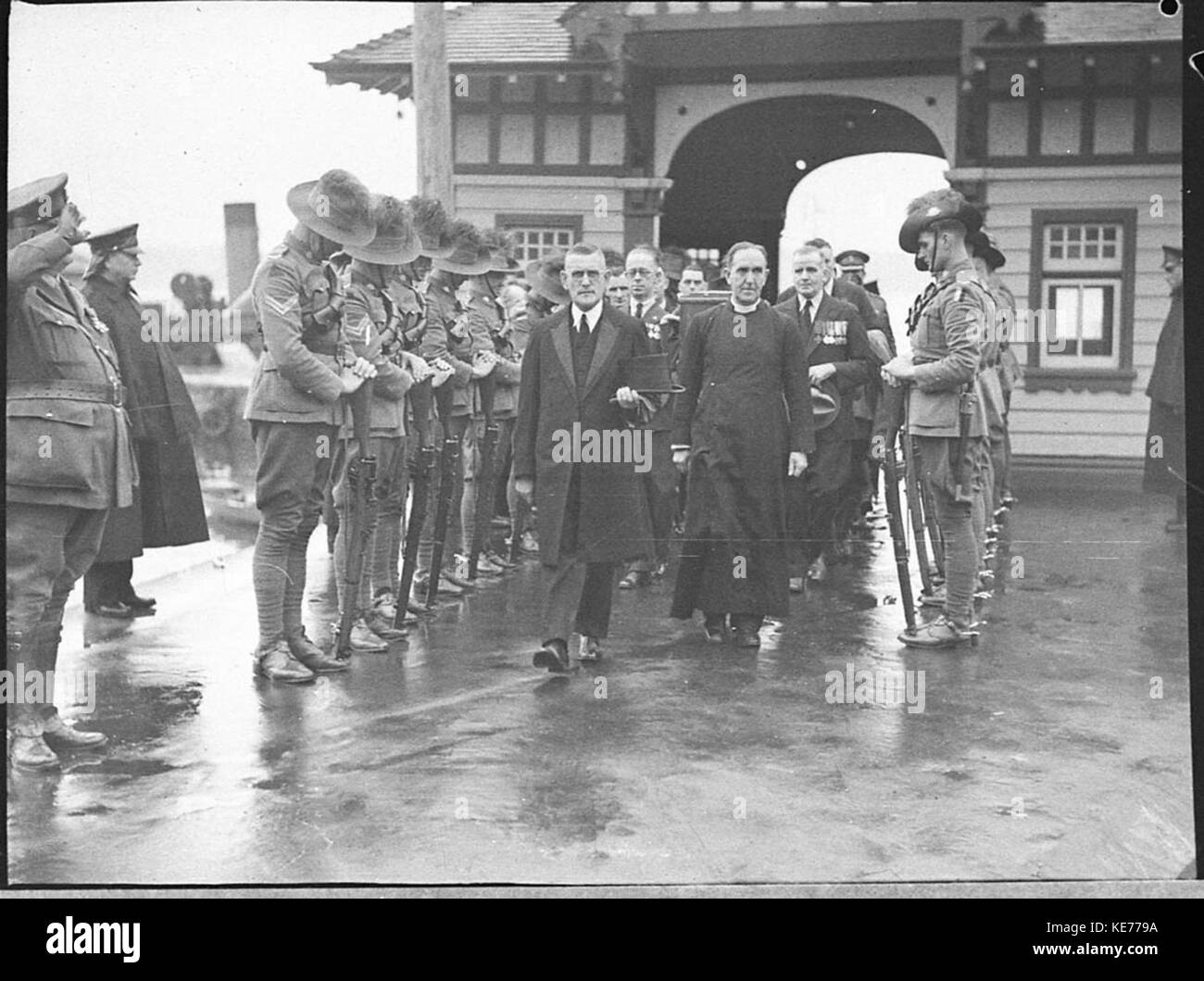 Ceremonial arrival of Gunner Sullivan's ashes at the Man O' War Steps ...