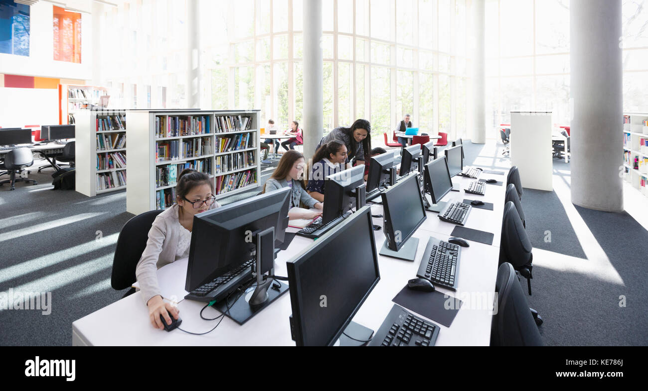 Students working computer library hi-res stock photography and images ...