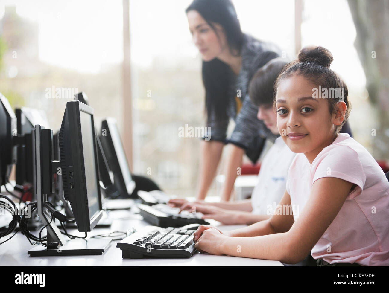 Asian girl library hi-res stock photography and images - Alamy