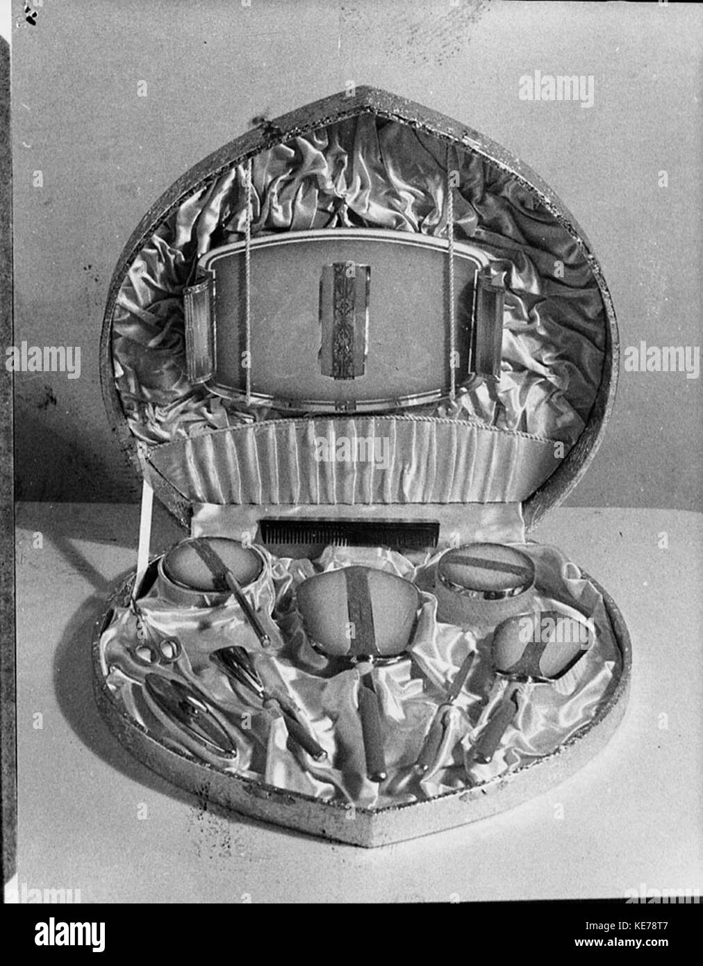 Table with mirror Black and White Stock Photos & Images - Alamy