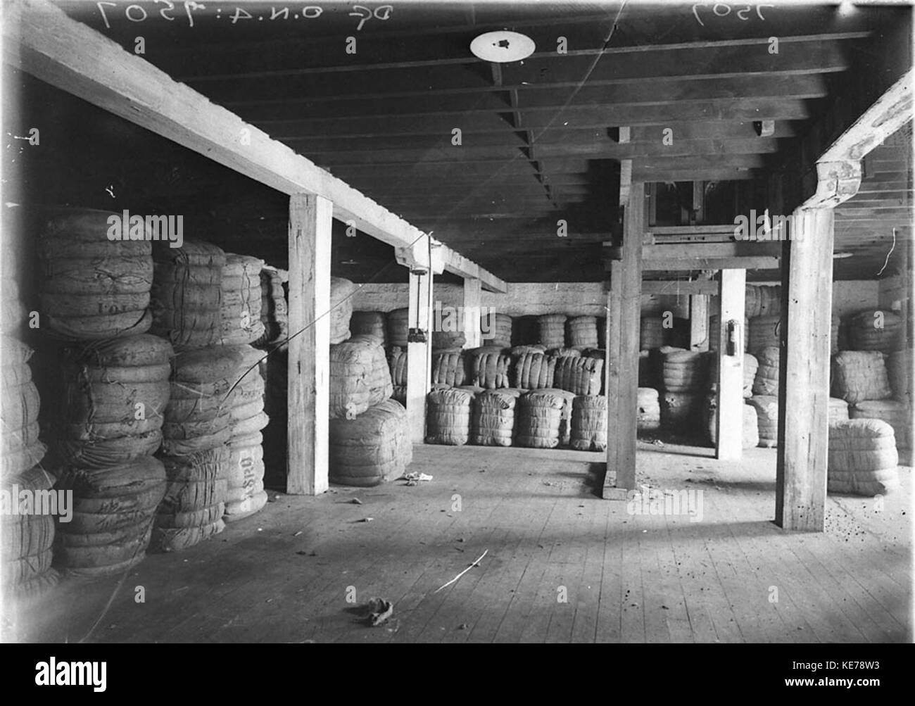 Wool bales hi-res stock photography and images - Alamy