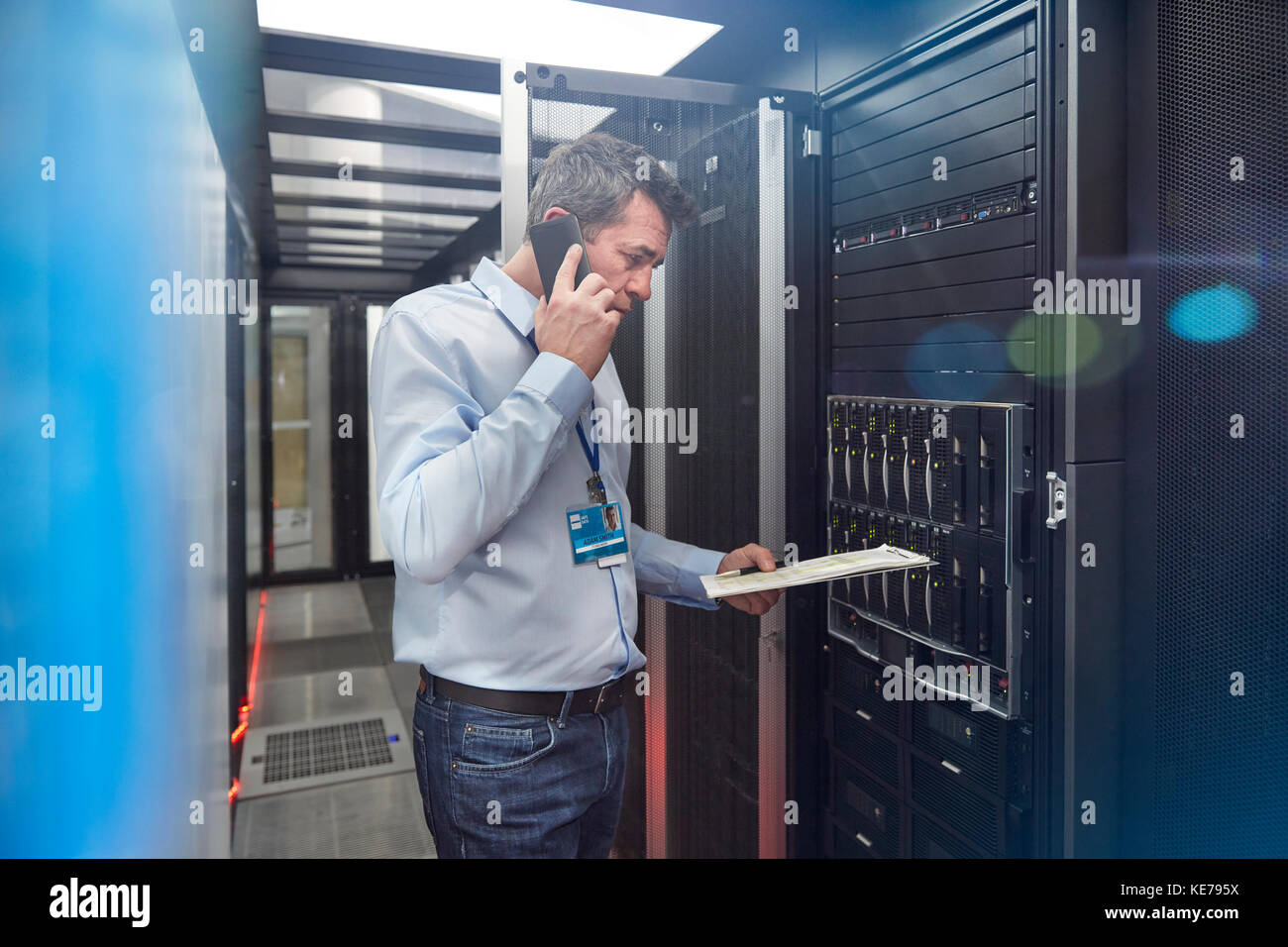 Technician talking hi-res stock photography and images - Alamy