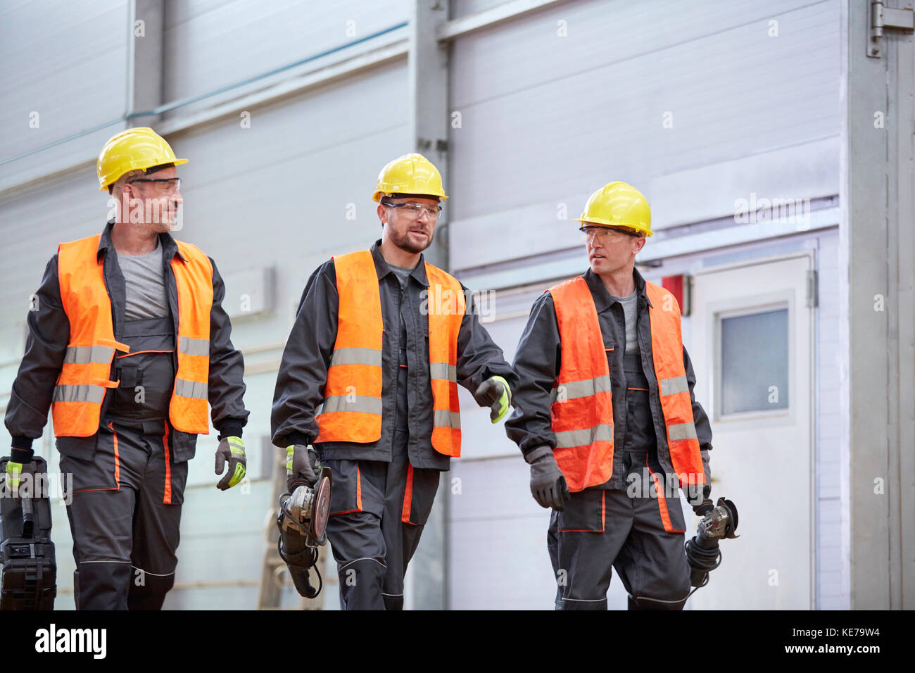 Clothing workers hi-res stock photography and images - Alamy