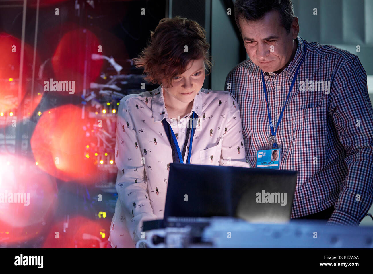 Technicians working hi-res stock photography and images - Alamy