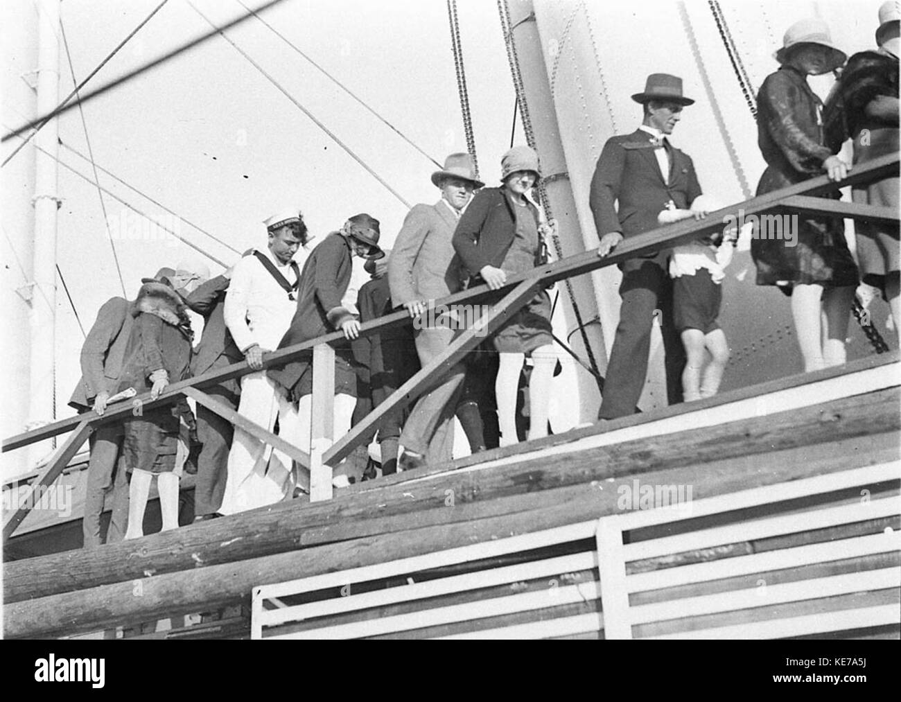 The HMAS Australia II, a Royal Australian Navy ship, arrives in Sydney ...