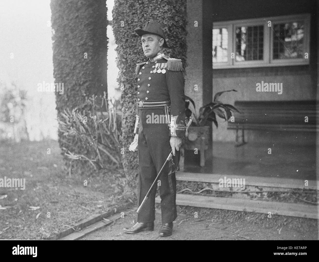 9396 Lieutenant commander wearing cocked hat sword and epaulettes Stock ...