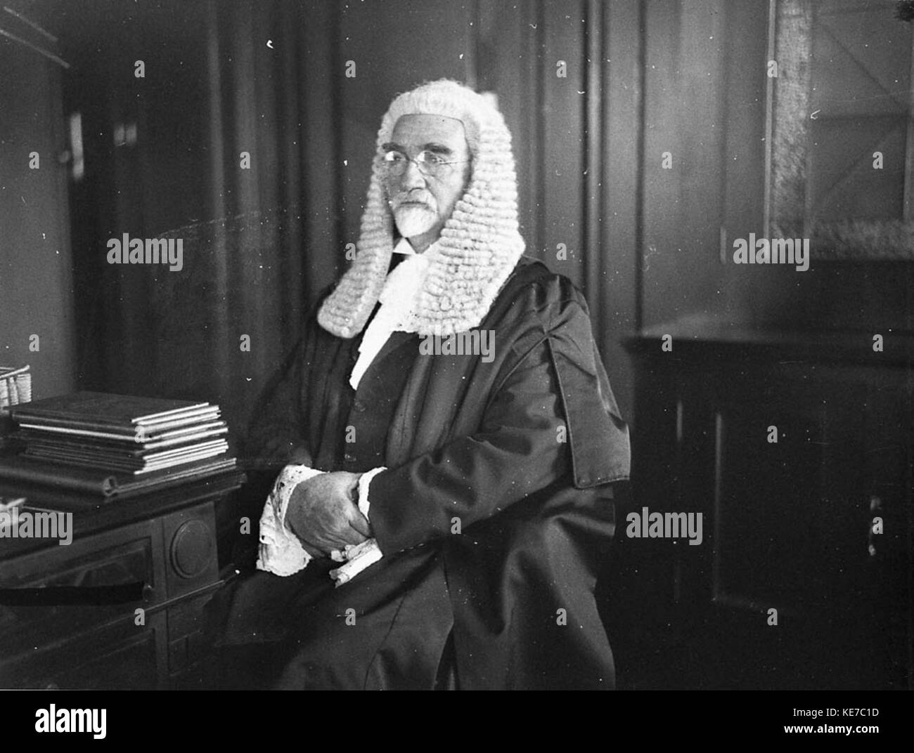 9816 Portrait of the Chief Justice Sir Gavin Duffy Stock Photo - Alamy