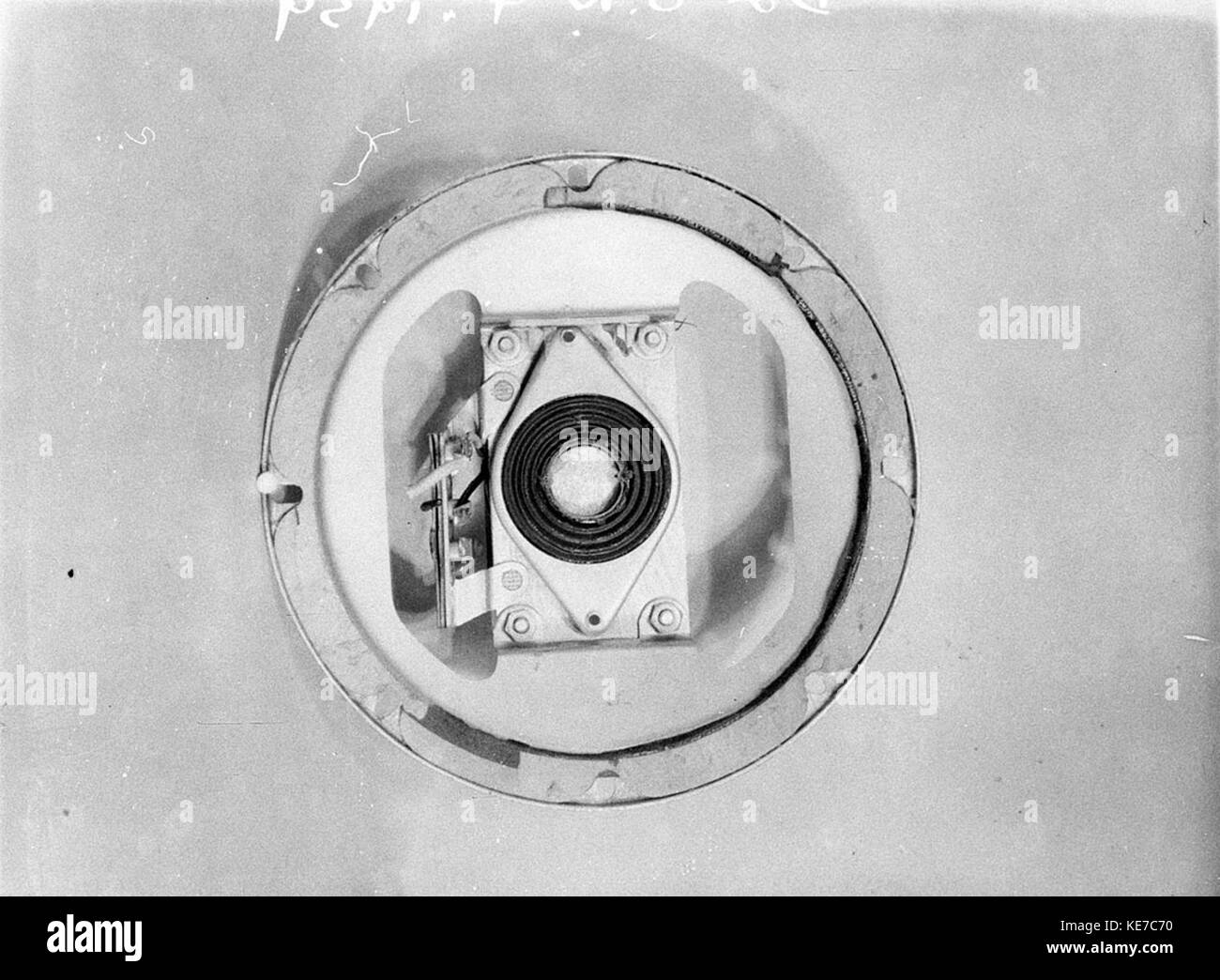 This image shows a radio speaker with a visible magnet, demonstrating ...
