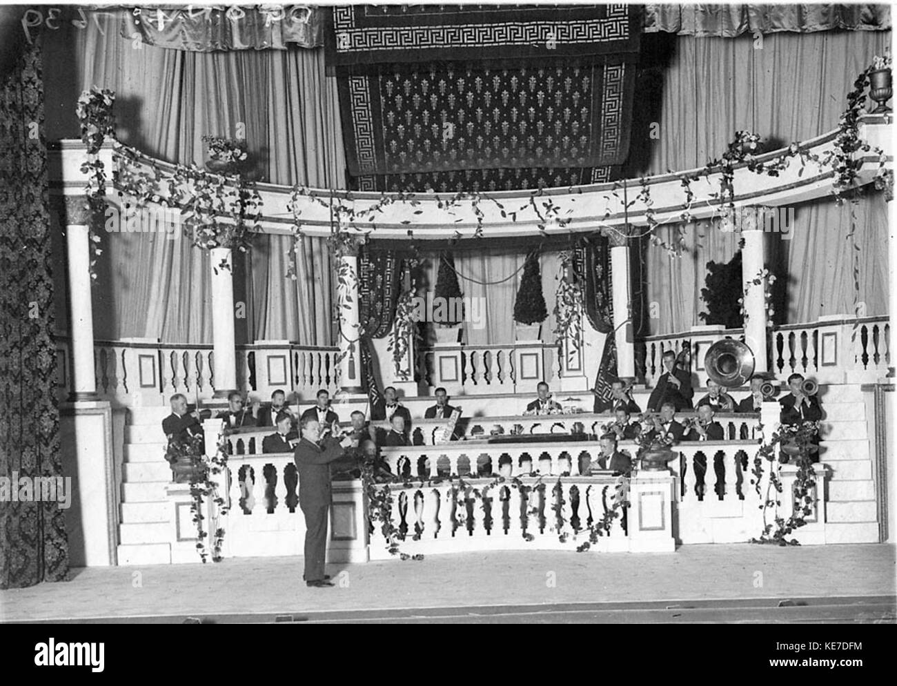 State orchestra hi-res stock photography and images - Alamy