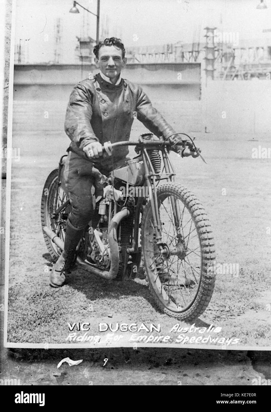 8409 Vic Duggan Australian Stock Photo - Alamy