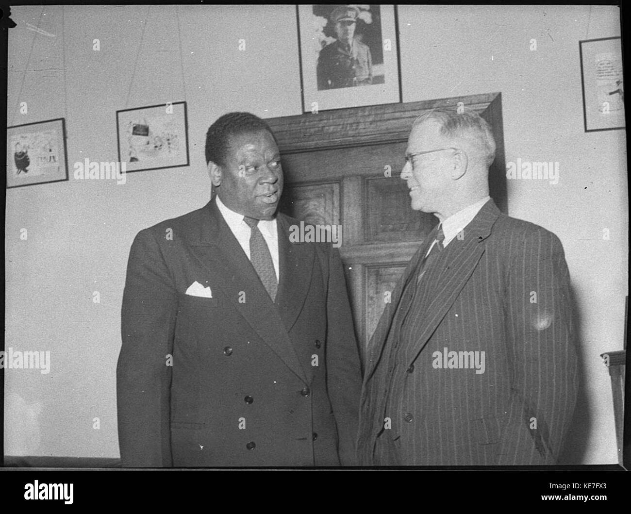 31963 William Warfield singer Stock Photo - Alamy