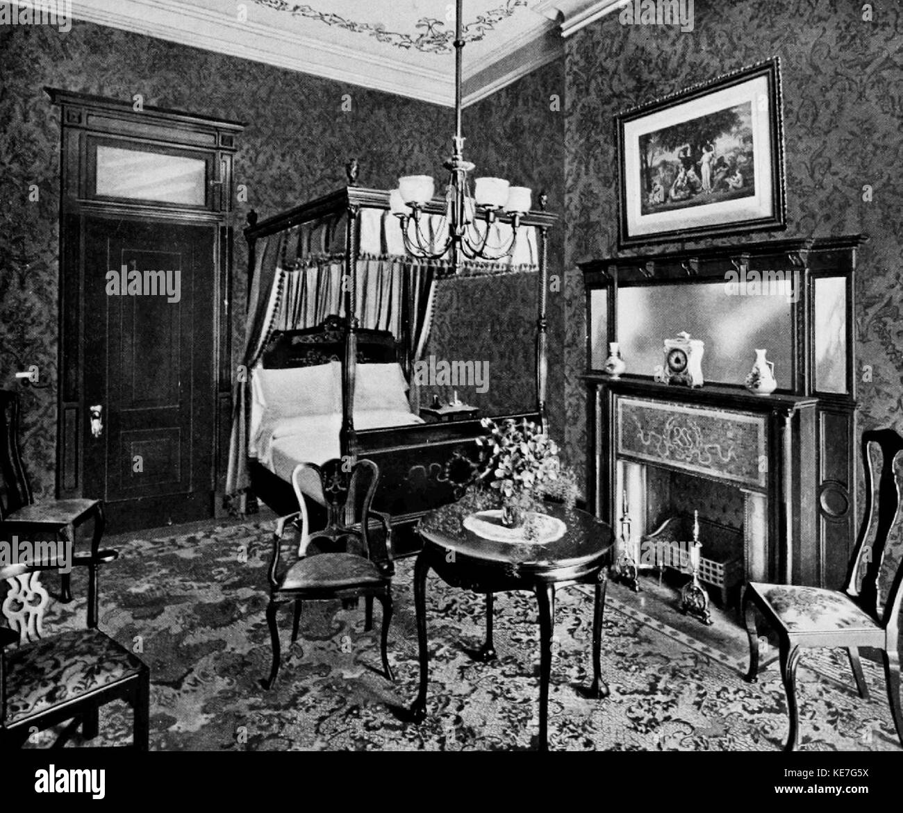 Colonial bedroom Black and White Stock Photos & Images - Alamy
