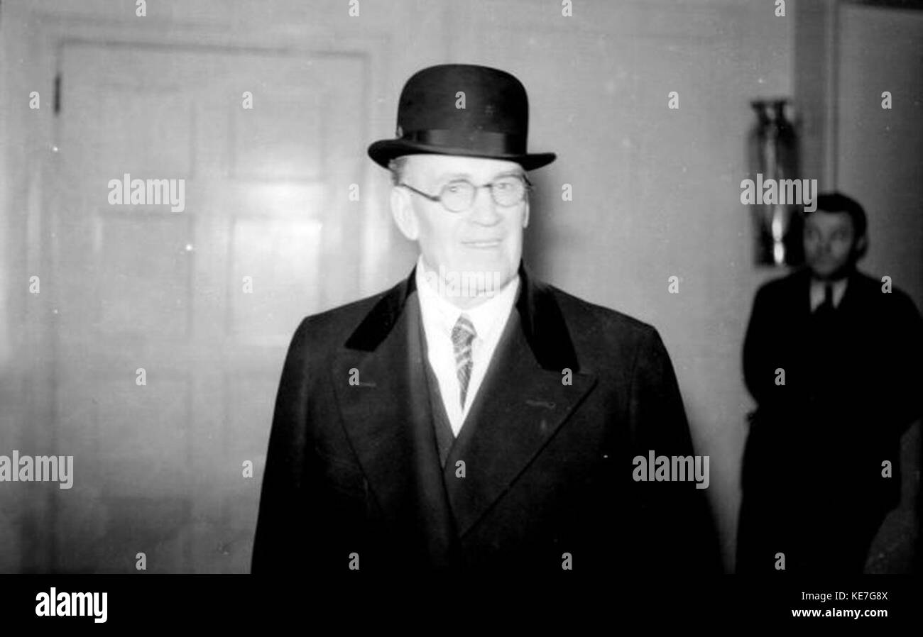 News. Mr. Beebe Railway men's conference. Mt. Royal Hotel BAnQ ...