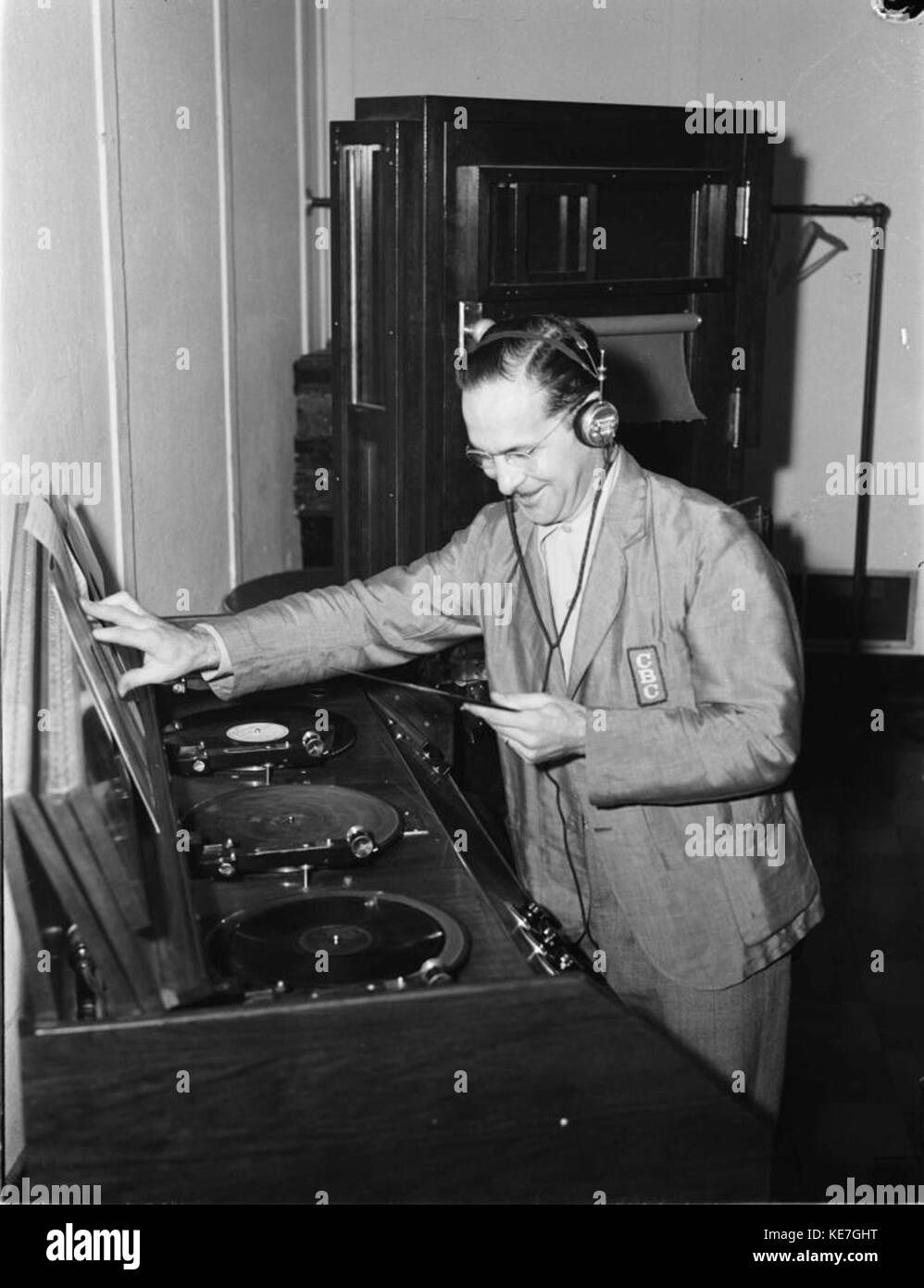 Radio. Record Library BAnQ P48S1P23309 Stock Photo - Alamy