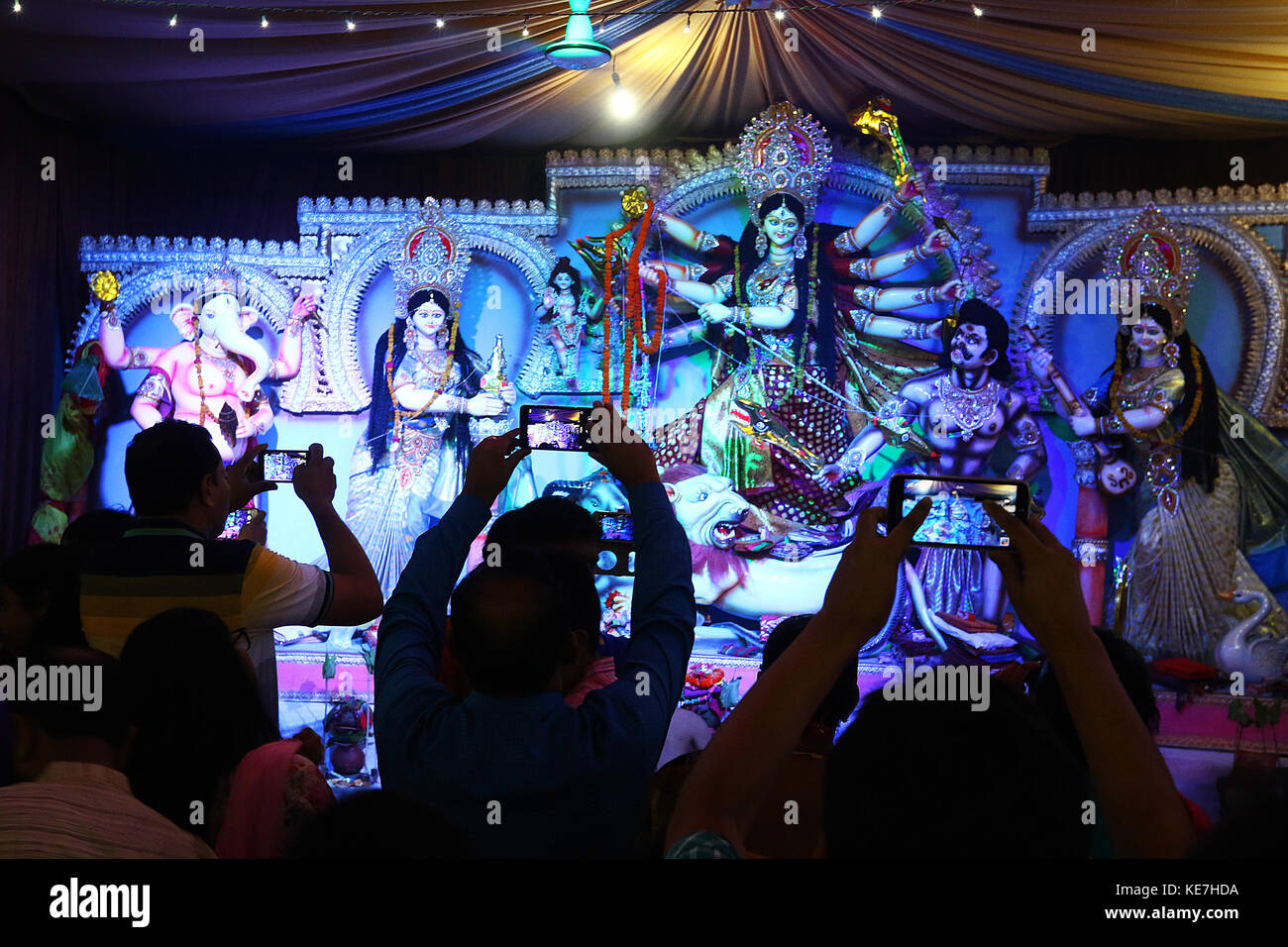 Bangladeshi Hindu community people offers prayers as part of the ...