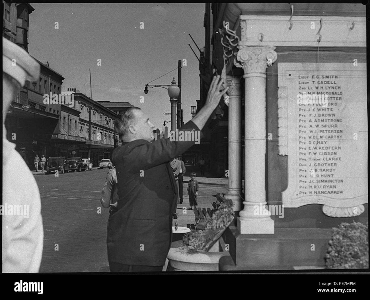 Remembrance day ceremony veteran Black and White Stock Photos & Images ...