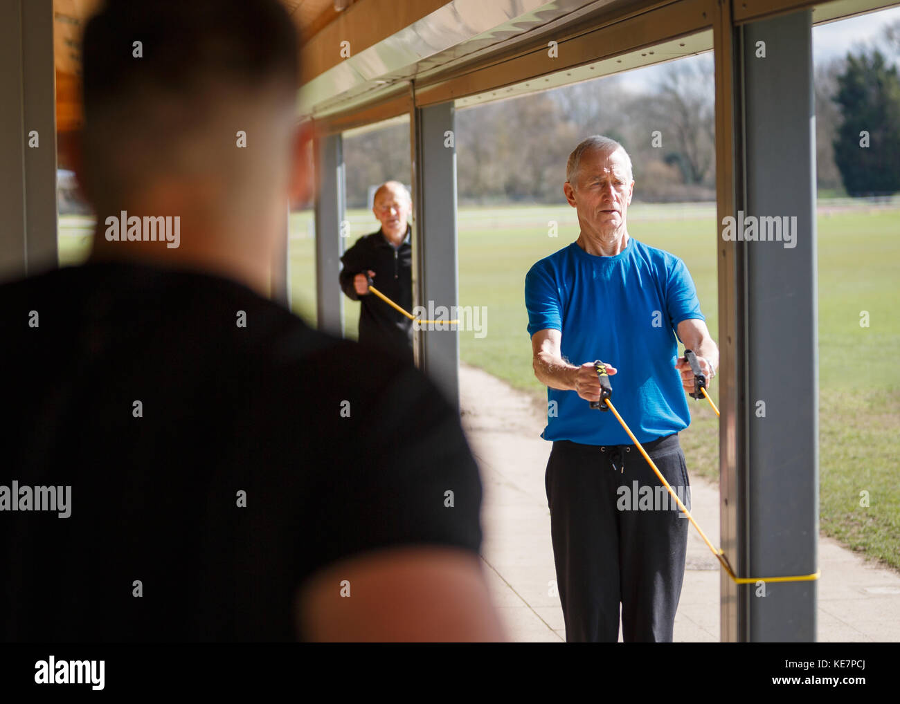 Mens fitness hi-res stock photography and images - Alamy