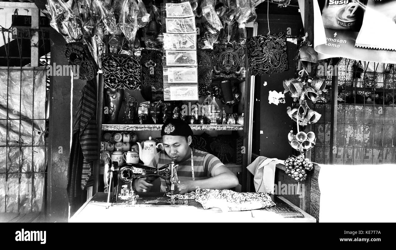Traditional Tailor in Beringharjo Market Yogyakarta Stock Photo - Alamy