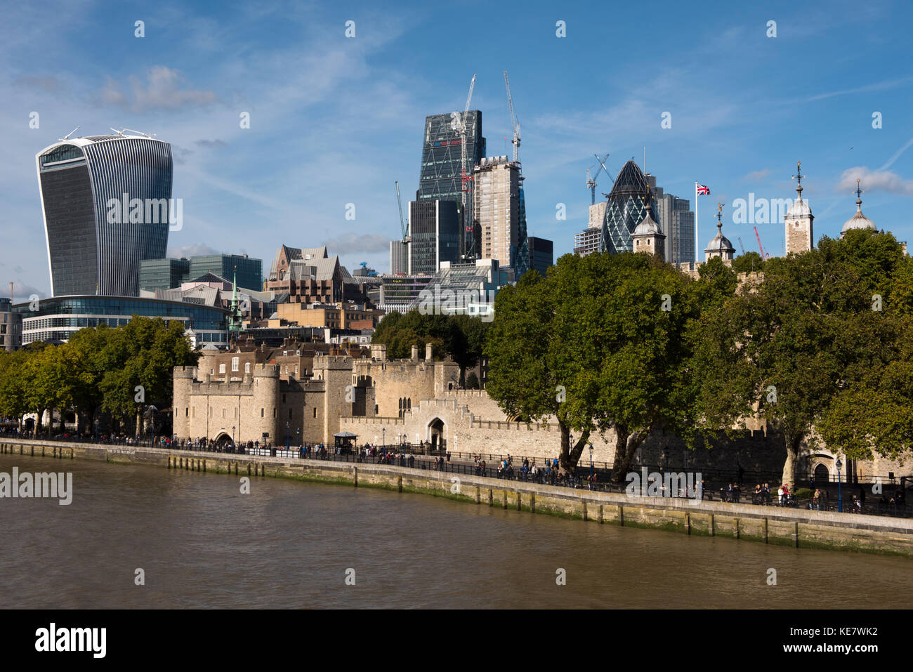 Tower bridge gherkin walkie hi-res stock photography and images - Alamy