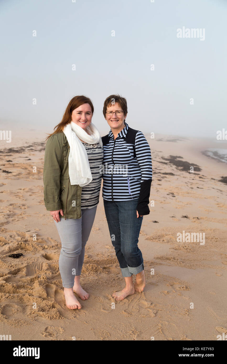 Barefoot island hi-res stock photography and images - Alamy