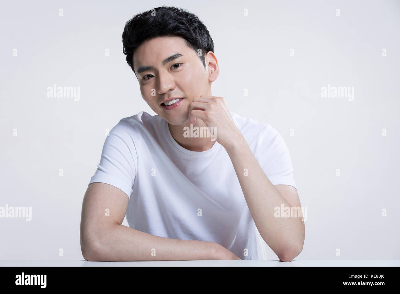 Adult with young grooming hi-res stock photography and images - Alamy