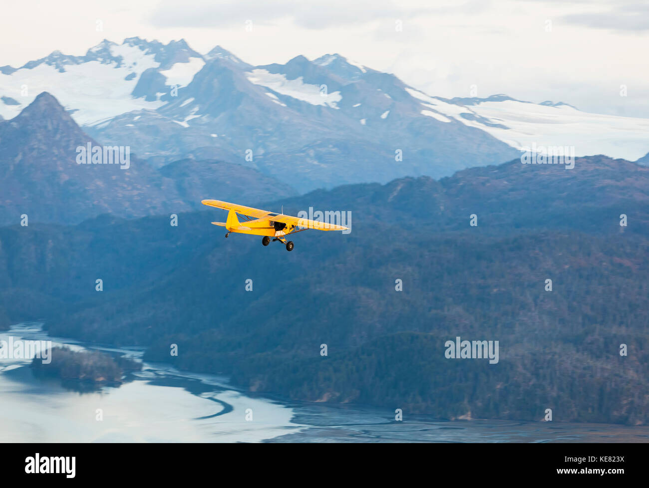 Piper j 3 cub hi-res stock photography and images - Alamy