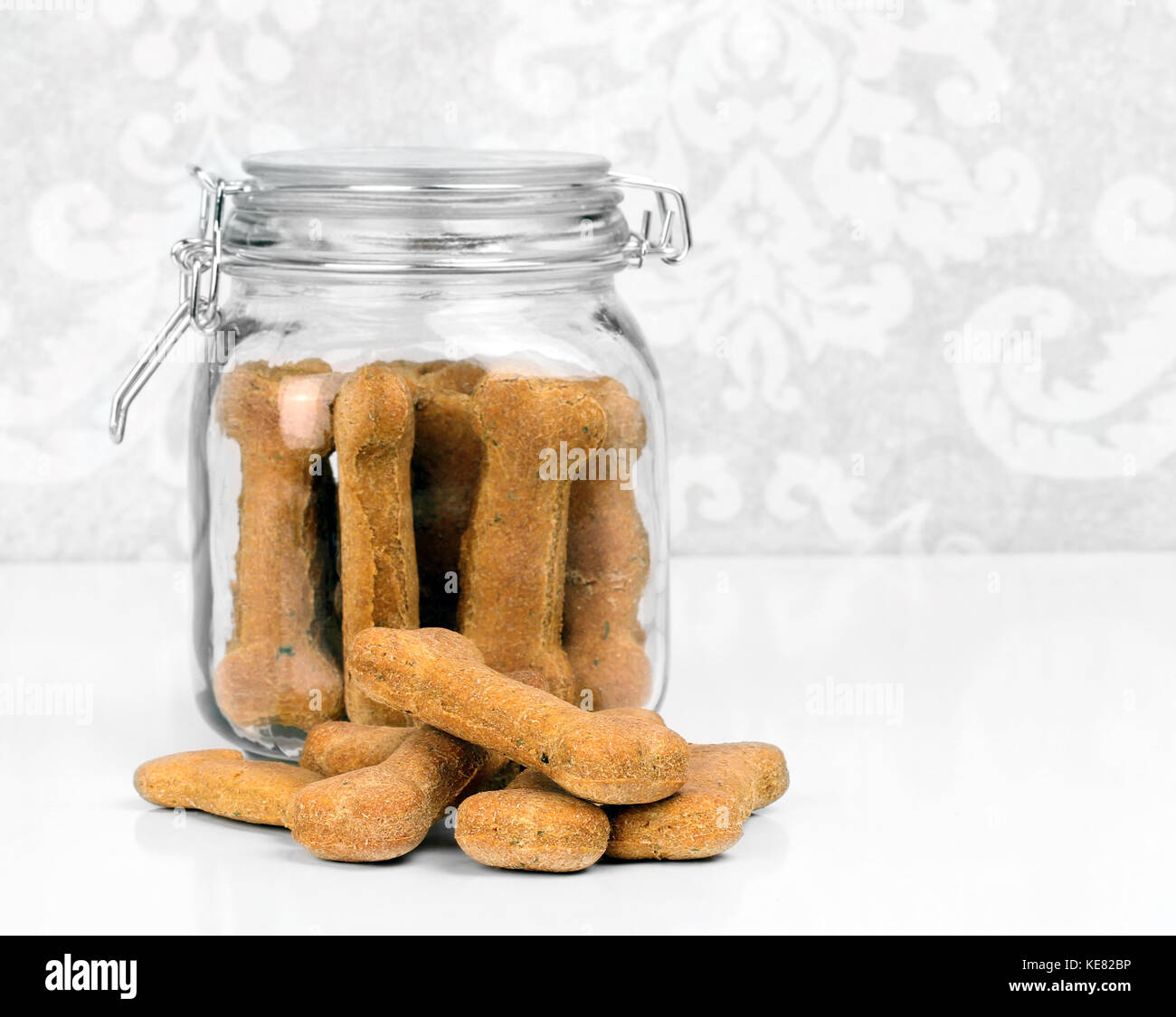 Biscuits in glass jar hi-res stock photography and images - Alamy