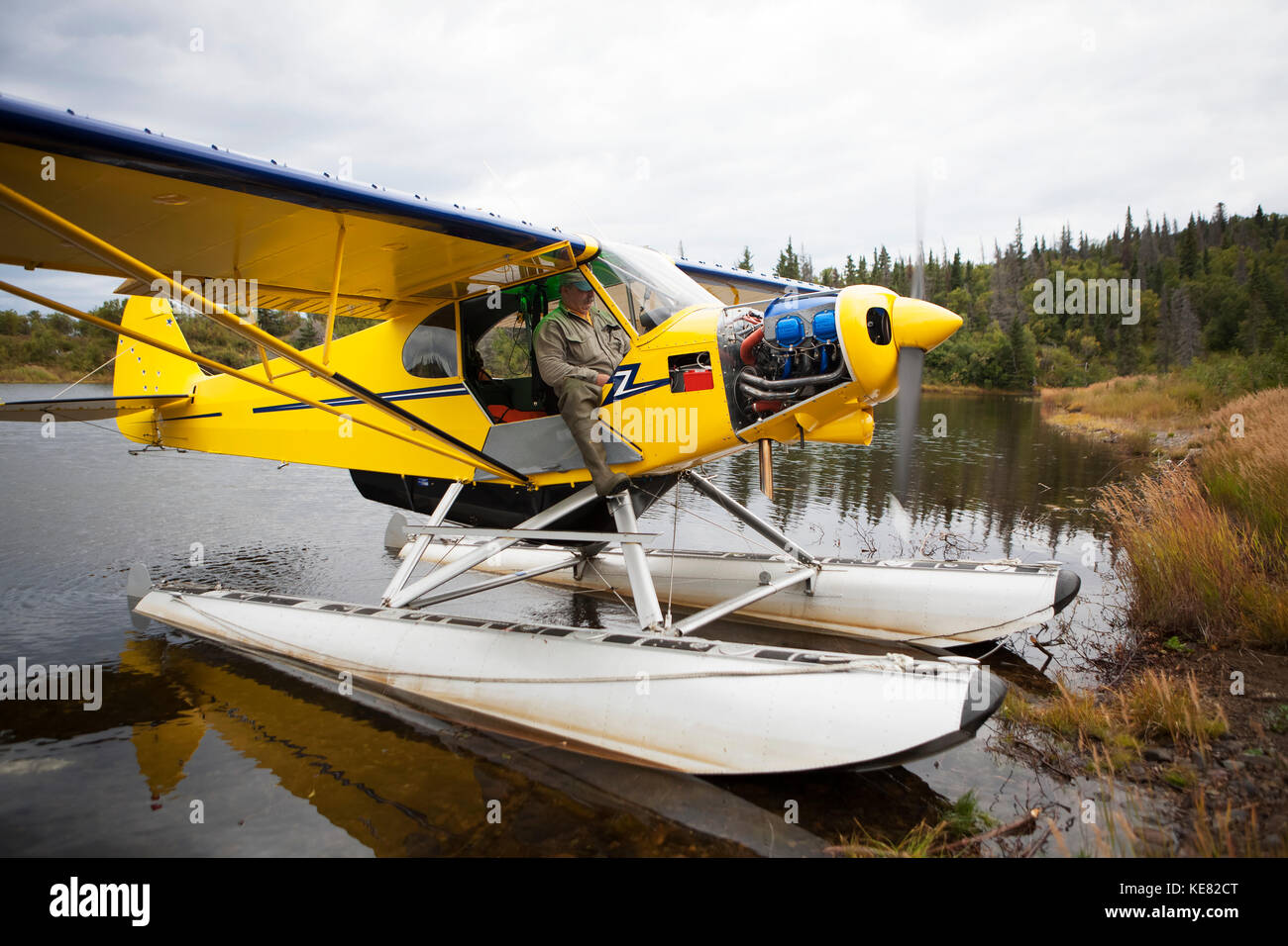 Piper j 3 cub hi-res stock photography and images - Alamy