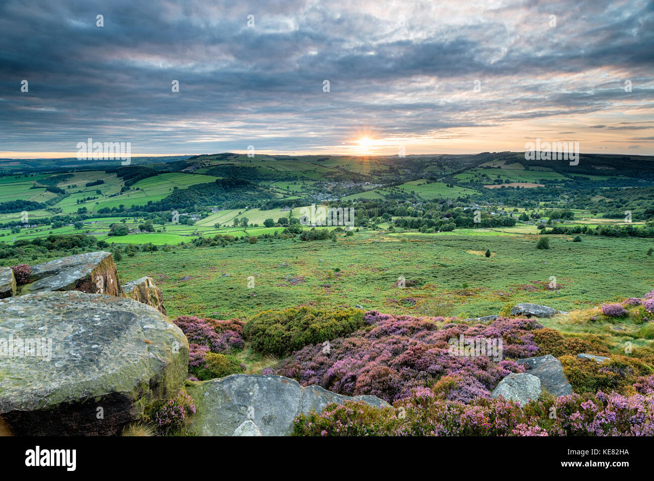 Baslow Edge in the Derbyshire Peak District, looking out to Curbar ...