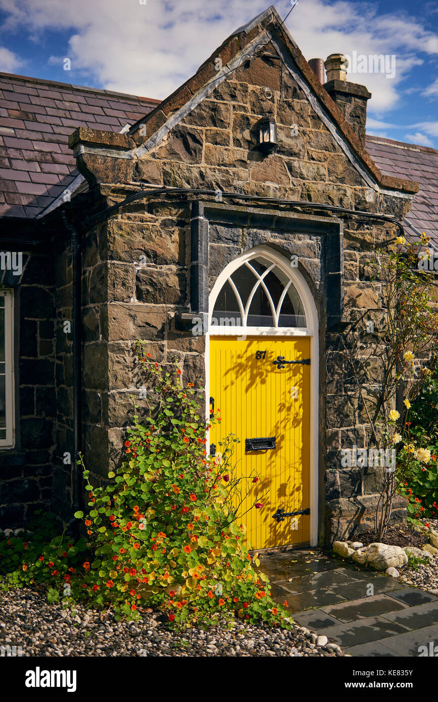 Stone house ireland hi-res stock photography and images - Alamy