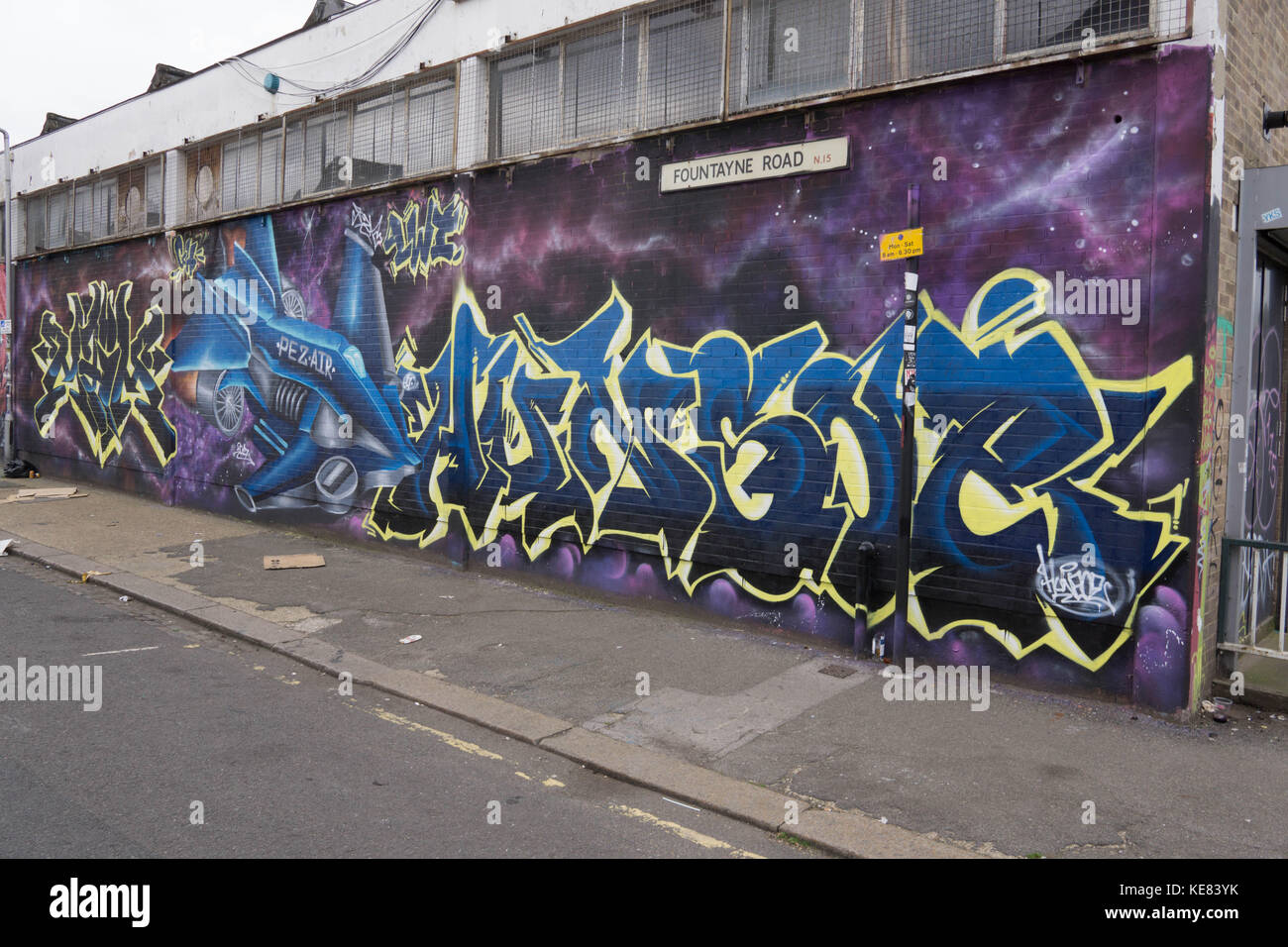 Graffiti north london hi-res stock photography and images - Alamy