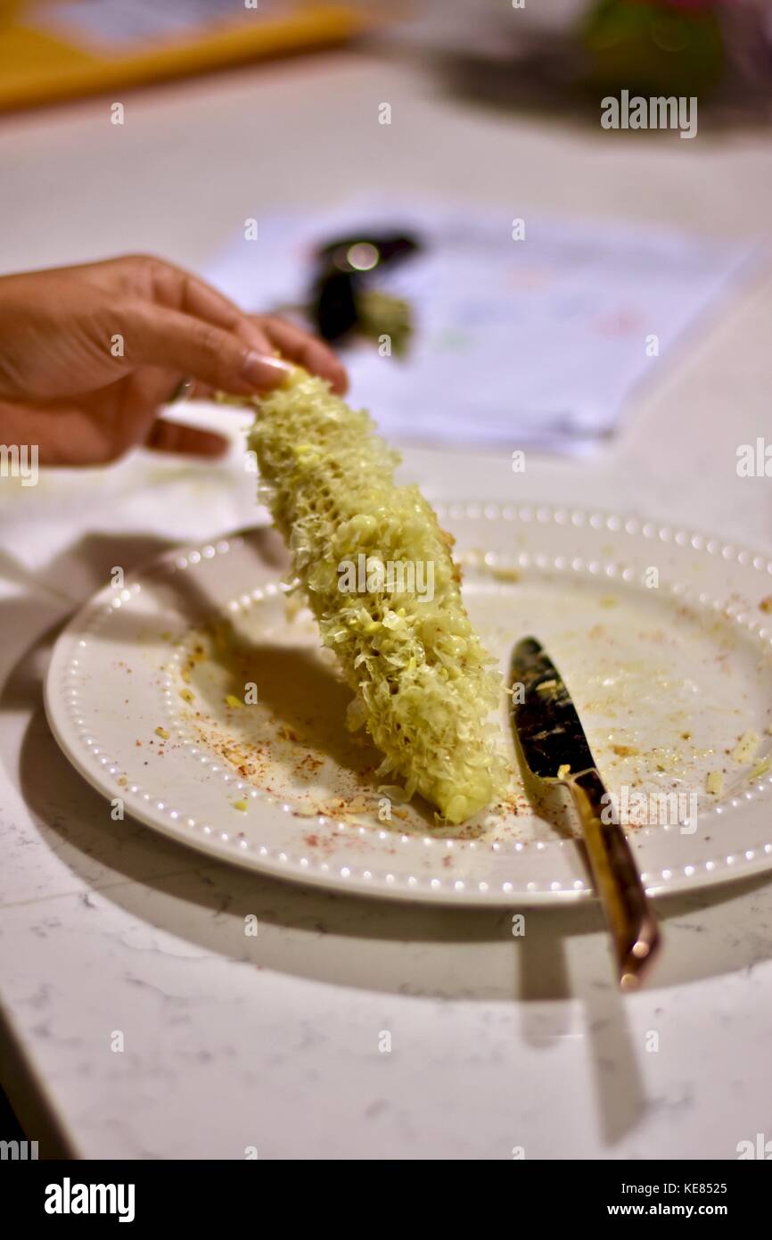 Eating corn on the cob Stock Photo - Alamy