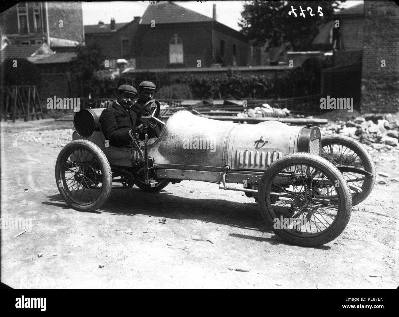 Giosue Guippone in his Lion Peugeot at the 1908 Grand Prix des ...