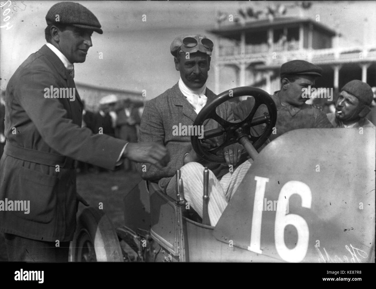 George Heath in his Panhard Levassor at the 1908 French Grand Prix at ...
