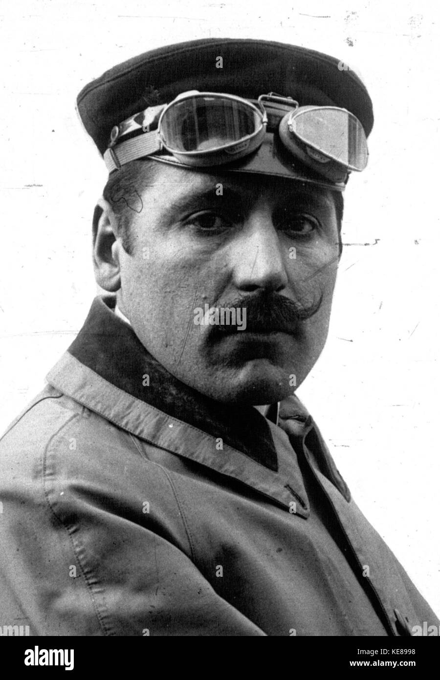 Louis Naudin in his Sizaire Naudin at the 1912 French Grand Prix at ...