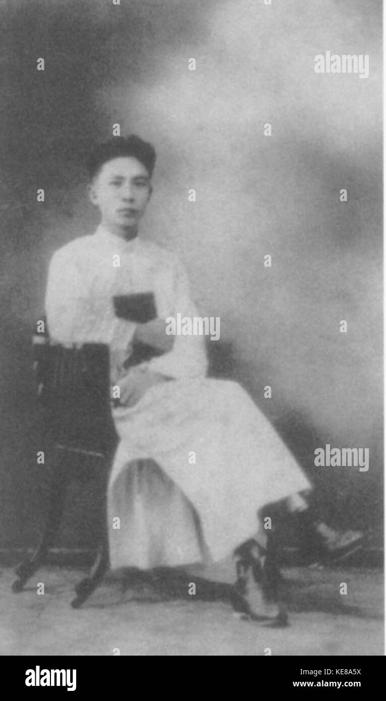 Chinese scholar seated Black and White Stock Photos & Images - Alamy