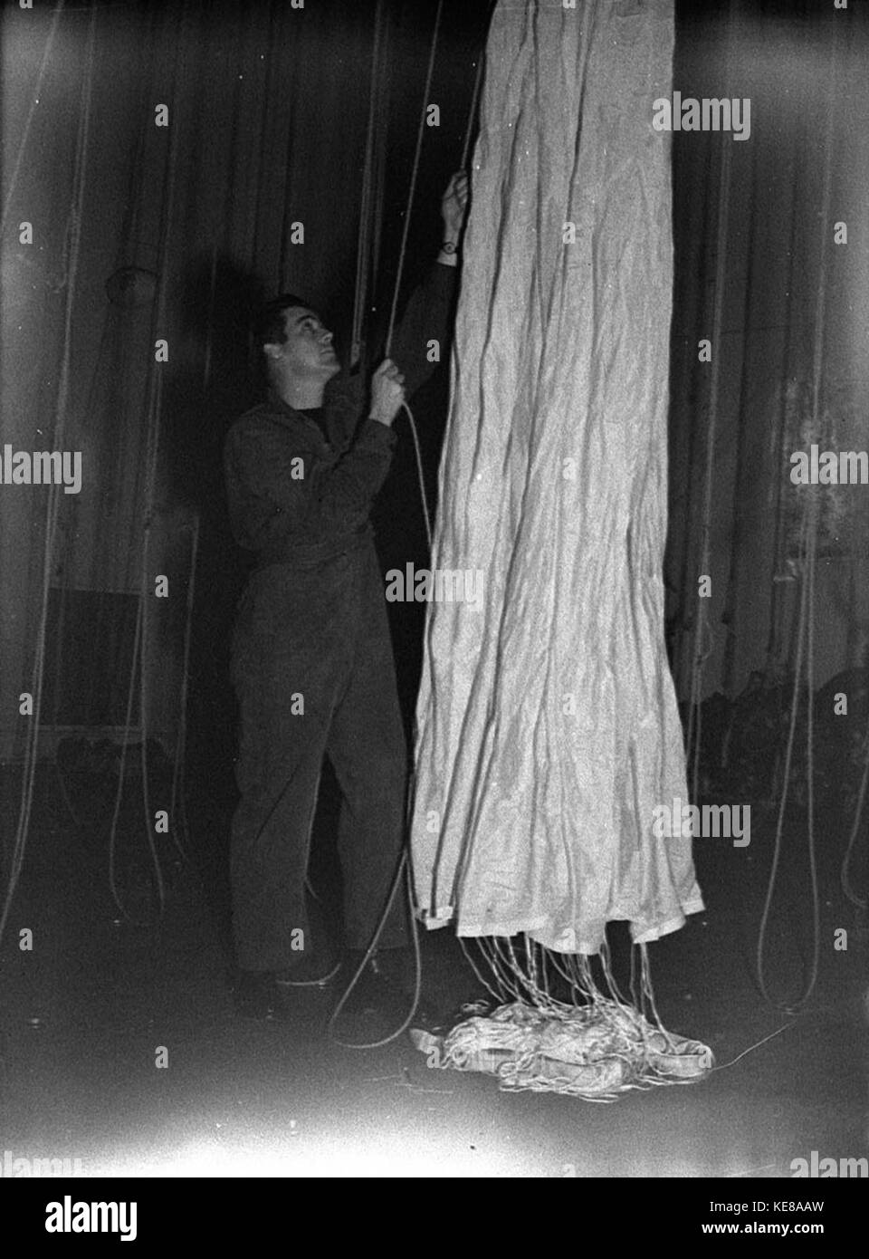 32698 Parachute maintenance section RAAF Williamtown Stock Photo - Alamy