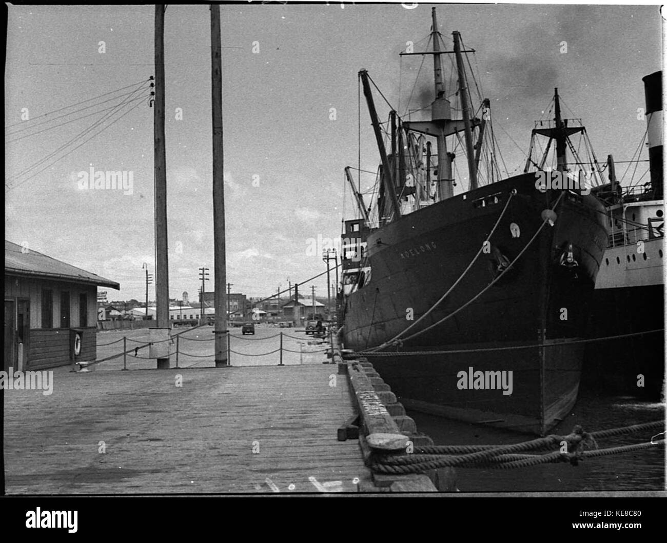34003 Empty wharves because of wharfies strike Stock Photo - Alamy