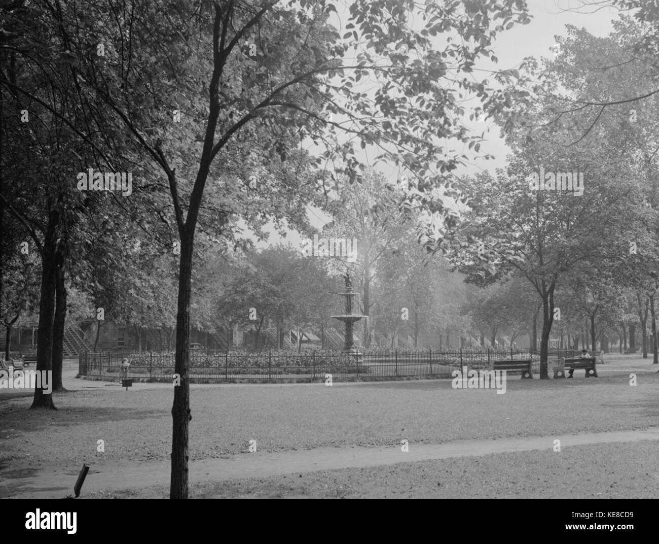 Feature. St. Henri Square Sir Georges Etienne Cartier BAnQ P48S1P11910 ...