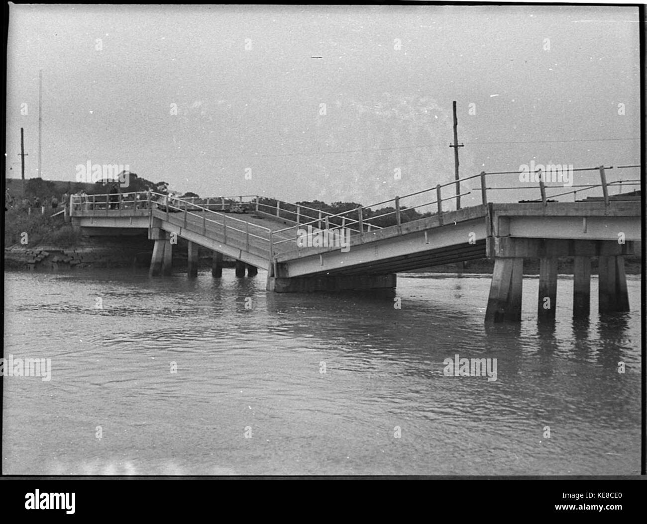 34236 Ironbark Creek Bridge collapsed at Sandgate on the Pacific ...