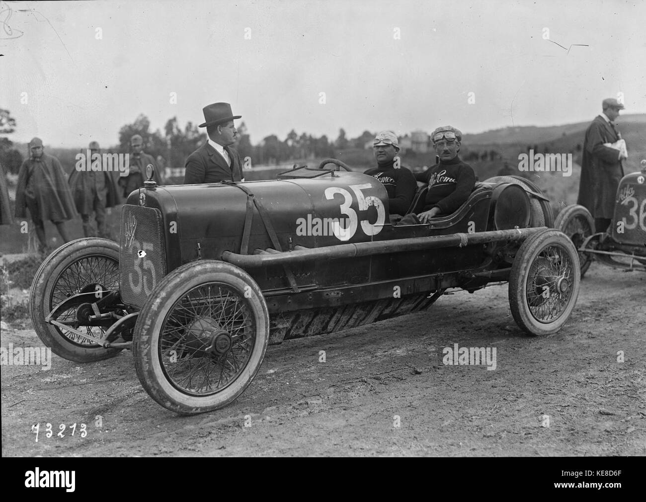 Antonio Ascari in his Alfa Romeo 20 30 ES at the 1922 Targa Florio (2 ...