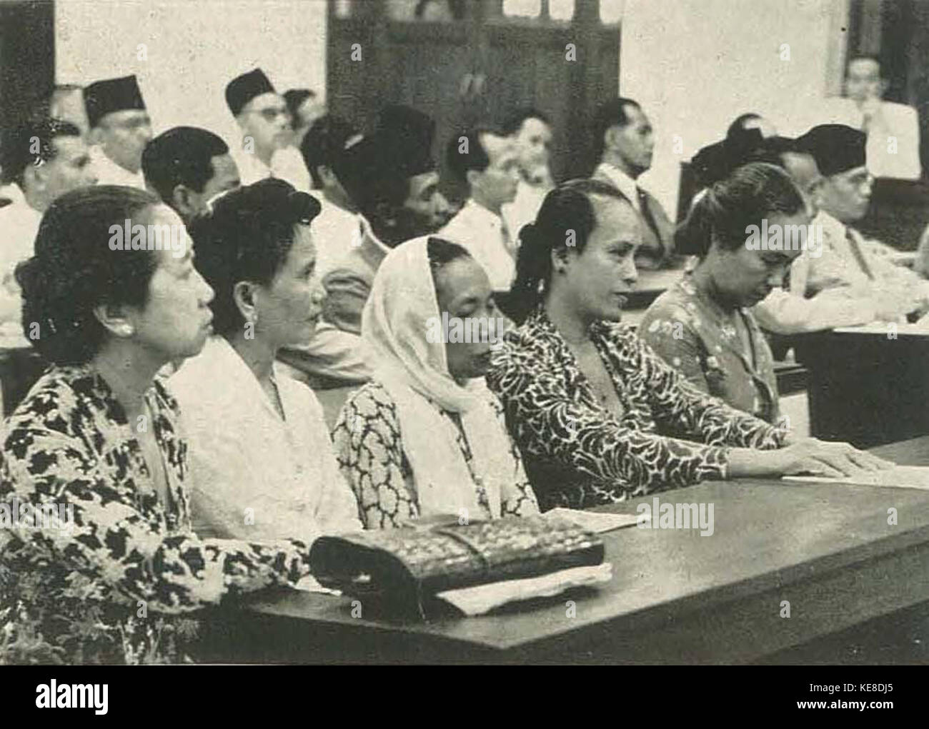 Women in Indonesian Parliament, Wanita di Indonesia p78 (Ministry of ...
