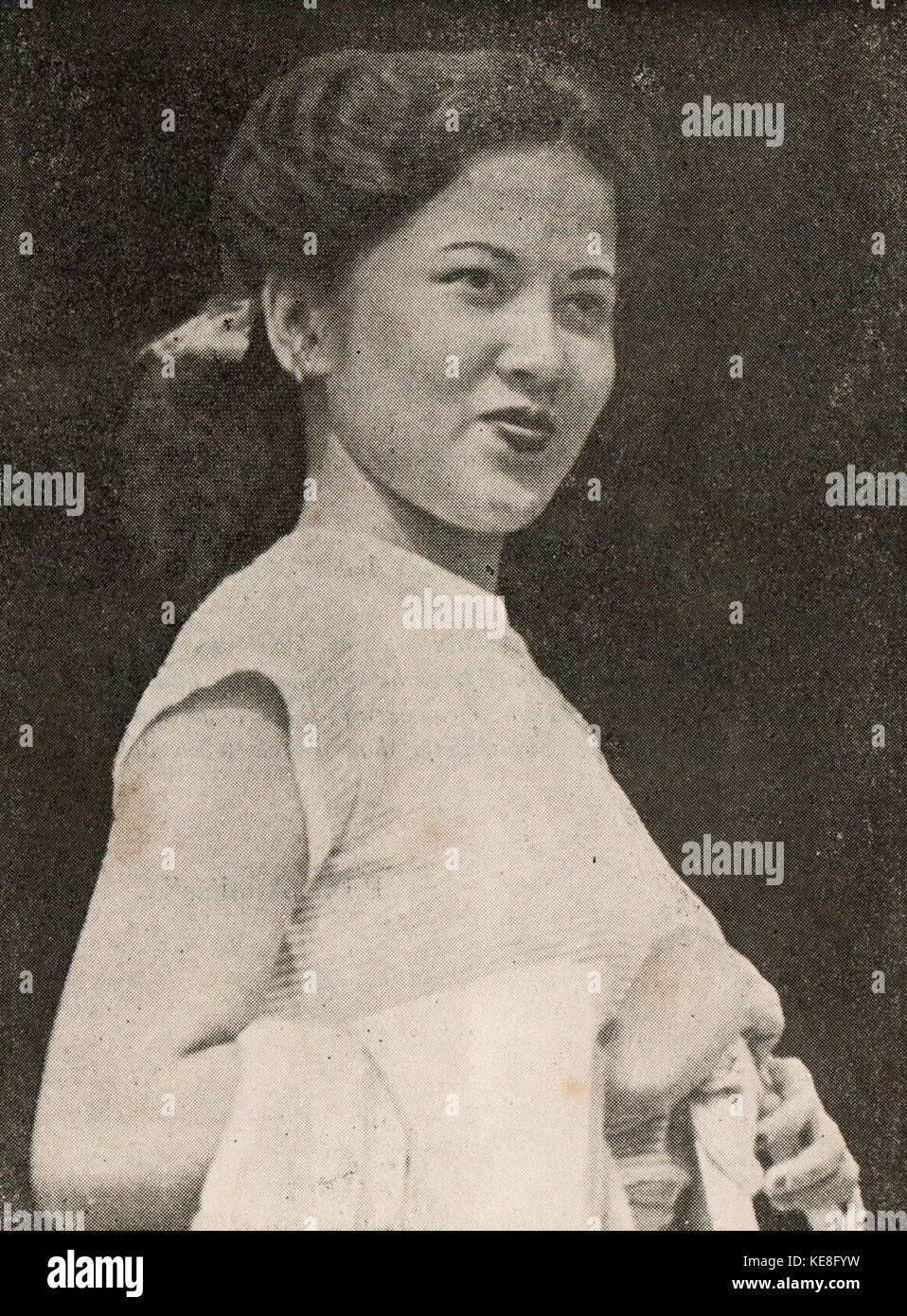 Titien Sumarni with bag, Sejarah Hidup RA Titien Sumarni, p6 Stock ...