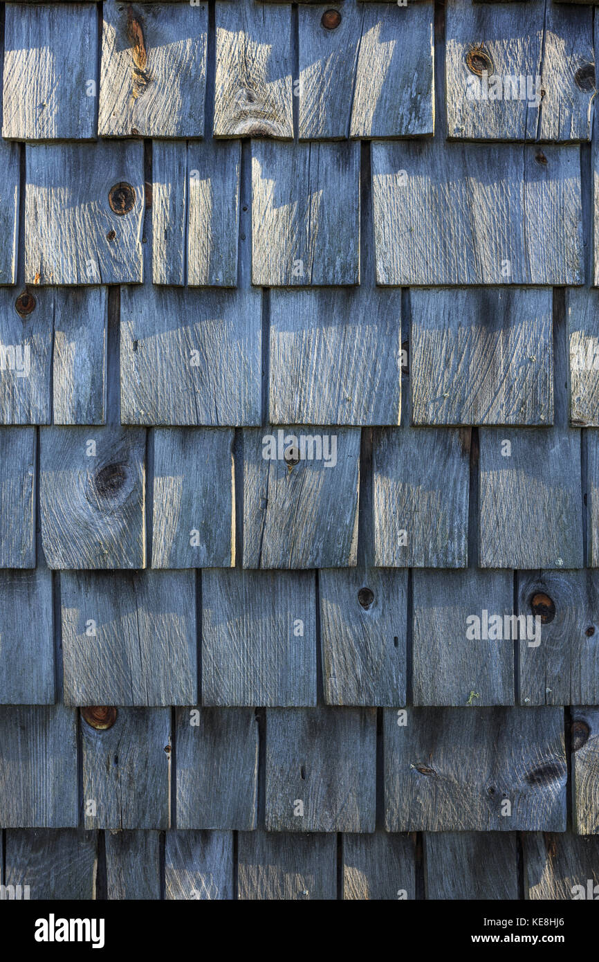 Grayed shingles hi-res stock photography and images - Alamy