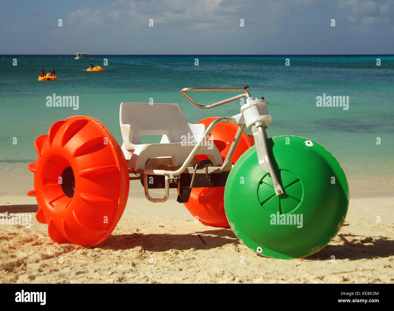 Colorful beach bike Stock Photo - Alamy