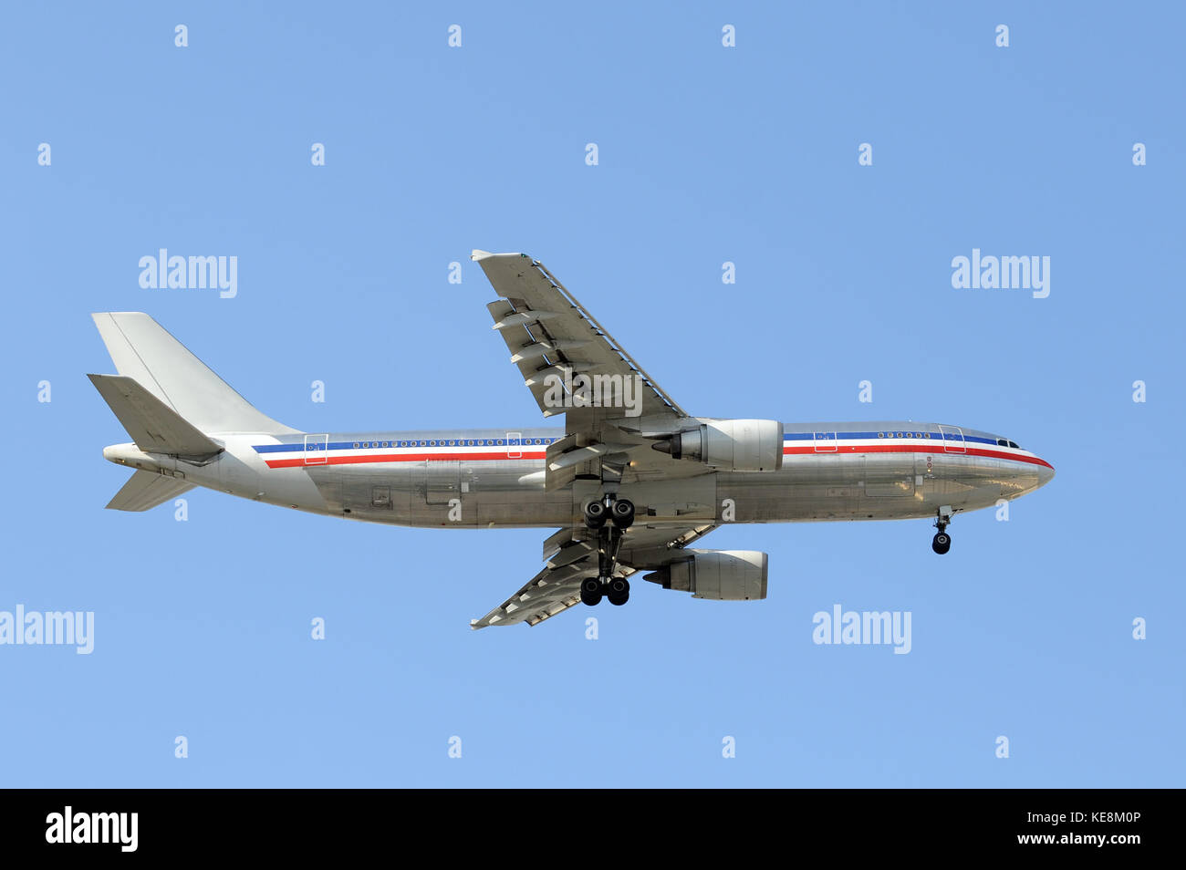 Silver colored plane hi-res stock photography and images - Alamy