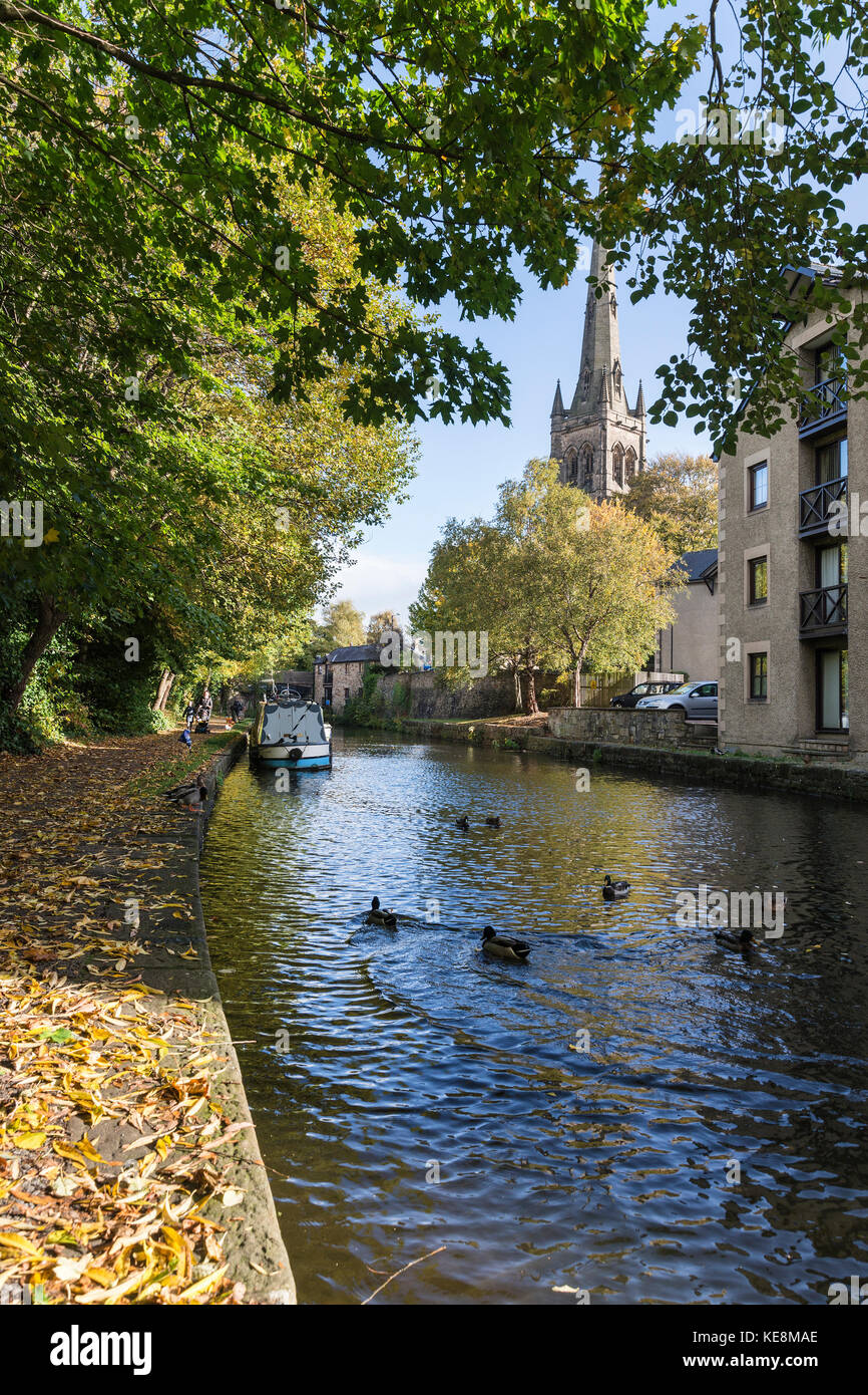 Views along Lancaster Canal in the centre of Lancaster Stock Photo - Alamy